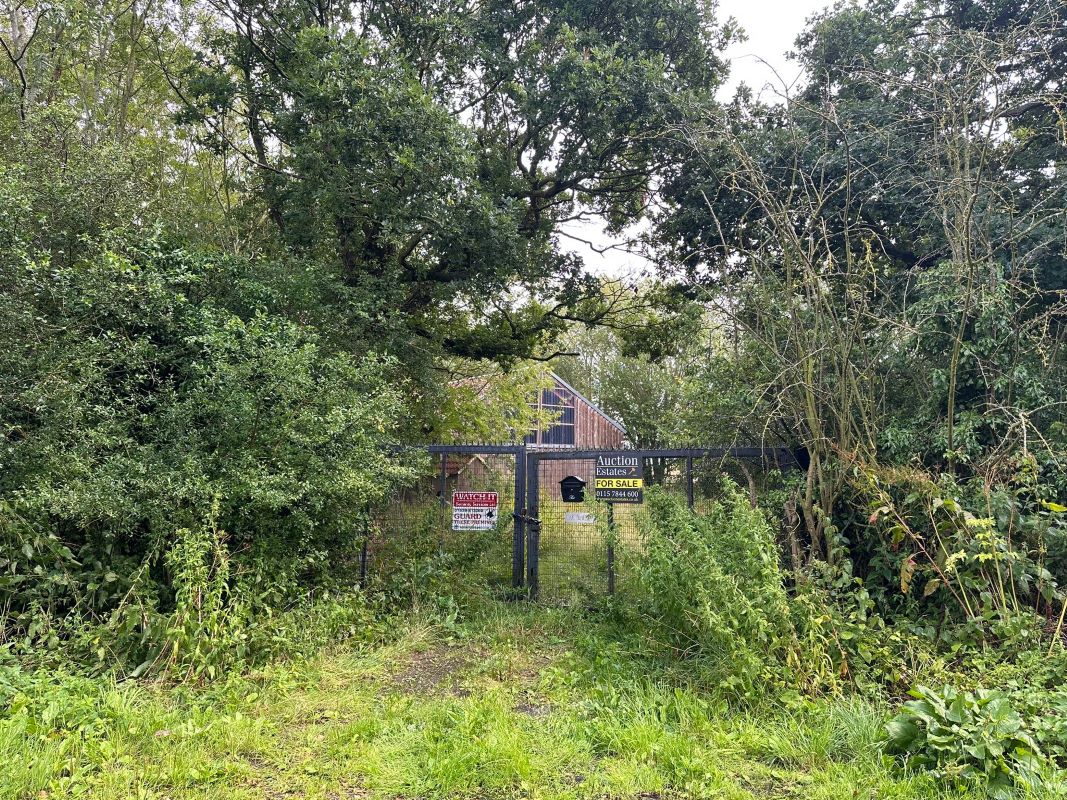 Lot - Oak Tree Barn, Sutton Lane, Elton, Nottinghamshire, NG13 9LA ...