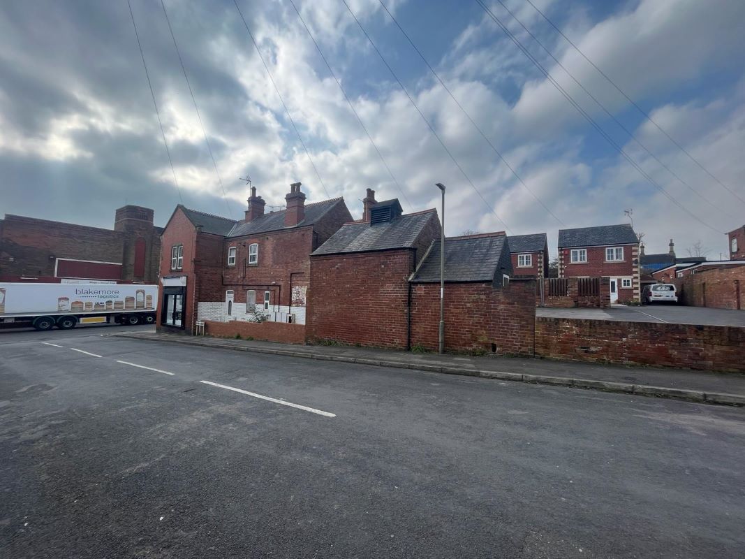 Lot - 38 Elmton Road, Creswell, Worksop, Nottinghamshire, S80 4JD ...