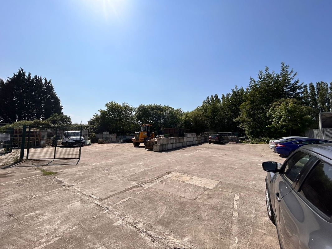 Lot - Land on Hallam Fields Road, Ilkeston, Derbyshire, DE7 4AZ Auction ...