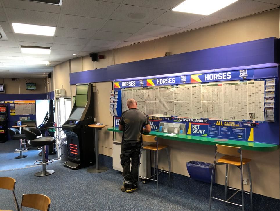 Lot - 7 The Circle, Tredegar, Gwent, NP22 3PS Auction Lot £100,000 ...