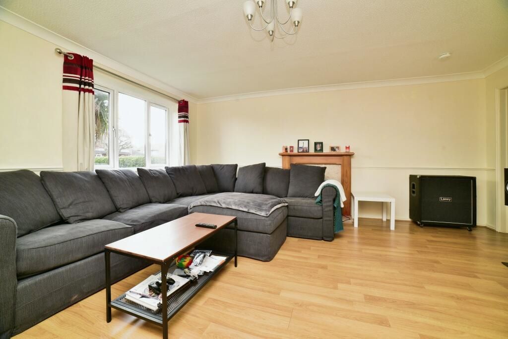 6 Augustus Drive, Brough, North Humberside, HU15 1DH