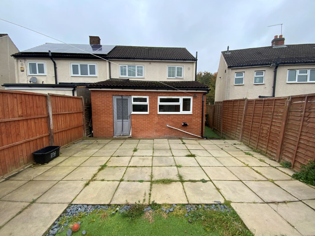3 Bedroom Semi Detached House In Dudley Property Auctions Bond Wolfe