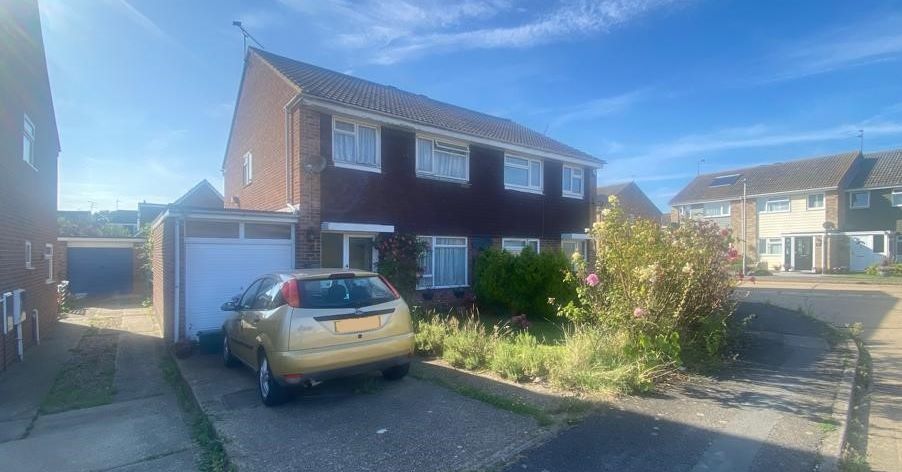 2 Becontree Close, Great Clacton, Clacton-on-Sea, Essex, CO15 4UR