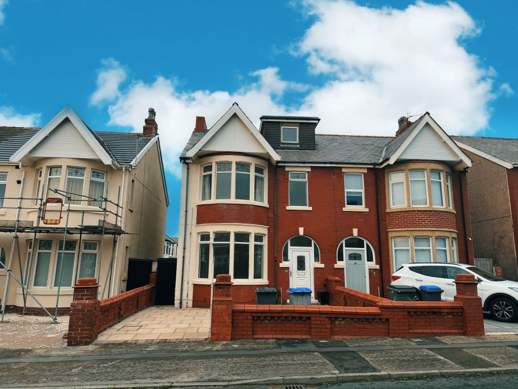 25 Lowther Avenue, Bispham, Blackpool, Lancashire, FY2 9PE