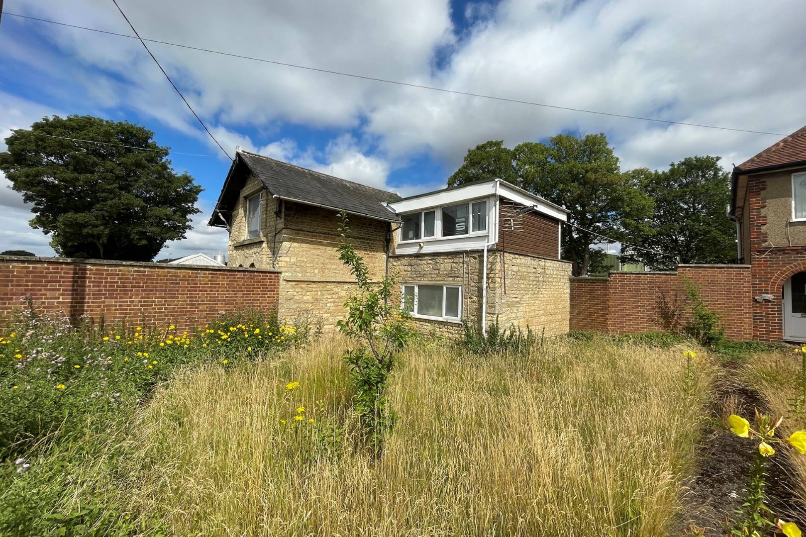 The Gate House, Irchester Road, Wollaston, Wellingborough, NN29 7RW